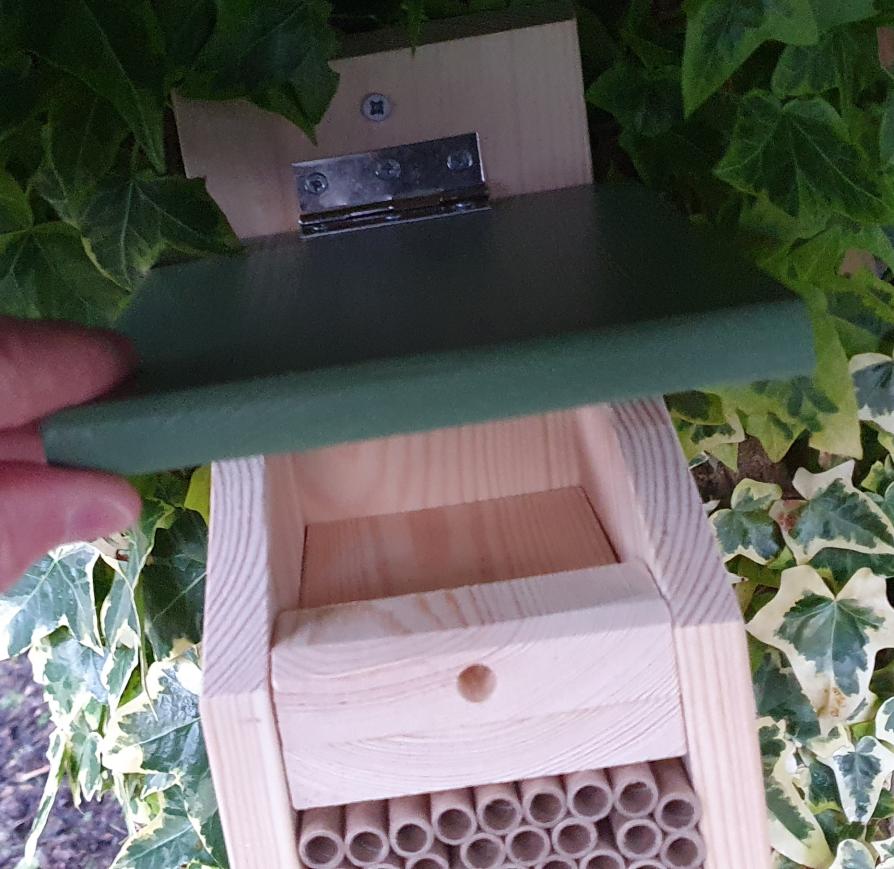 Solitary Bee House | Release Lid | Green Gardener